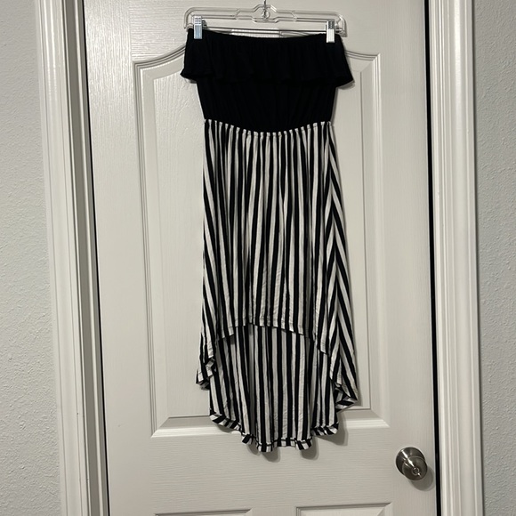 edge | Dresses | Edge Black And White Halter Flowing Dress Size Small ...